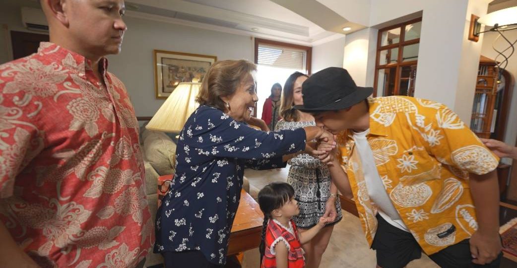 關島小鮮肉搭訕六月《食尚玩家》曾子余下跪求婚前總督夫人